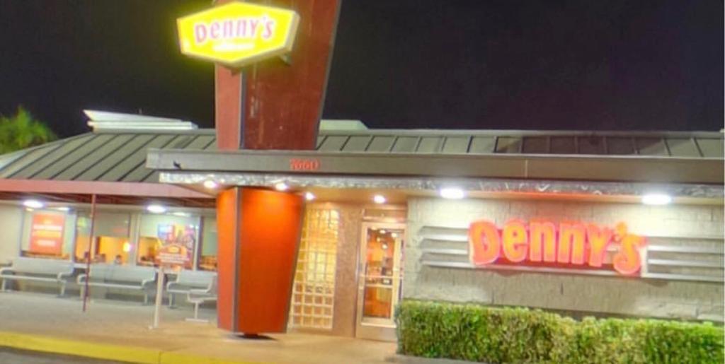 Denny’s – Conhecendo a Disney