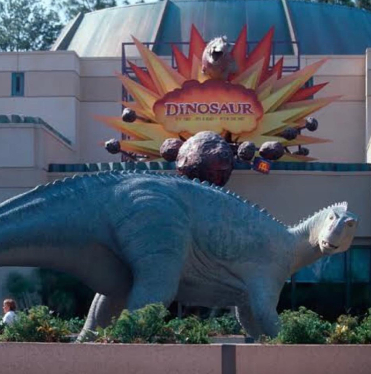 DINOSAUR – Conhecendo a Disney