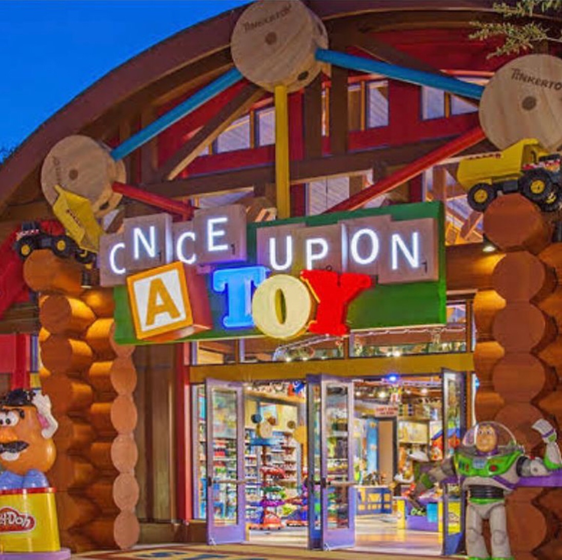 Once Upon a Toy – Conhecendo a Disney