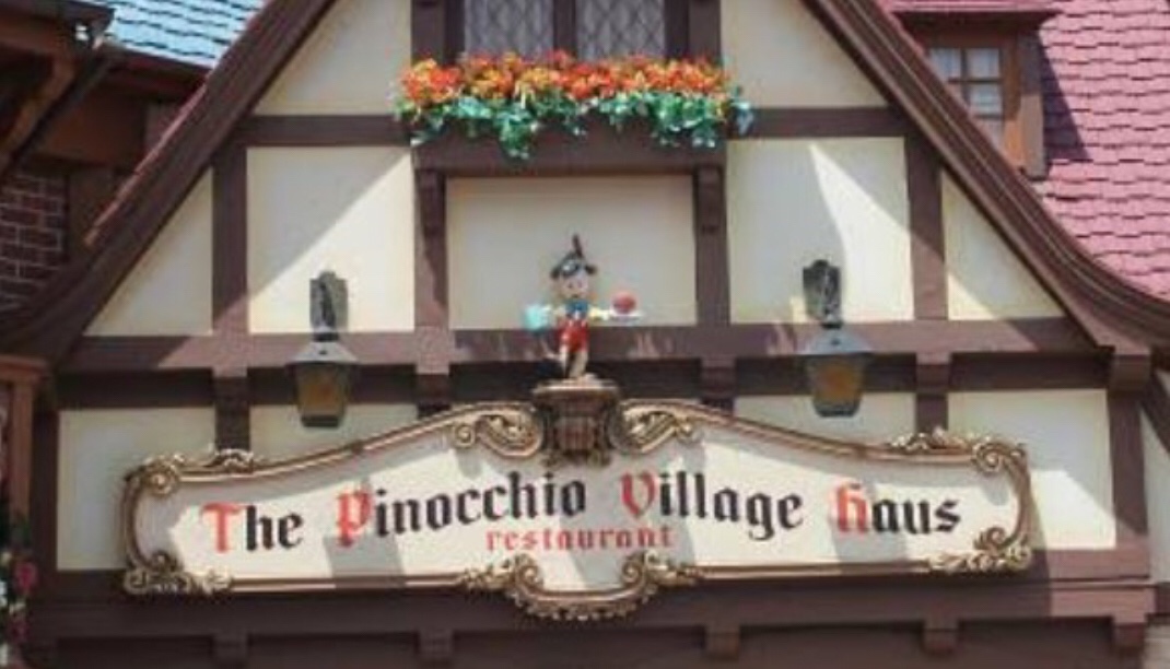 Pinocchio Village Haus – Conhecendo a Disney
